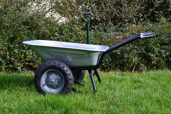 Brouette 2 roues avec une caisse de 100L