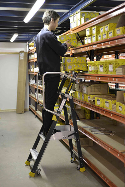 Echelle roulante STEPPER idéale pour le picking car l'échelle est ultra ...