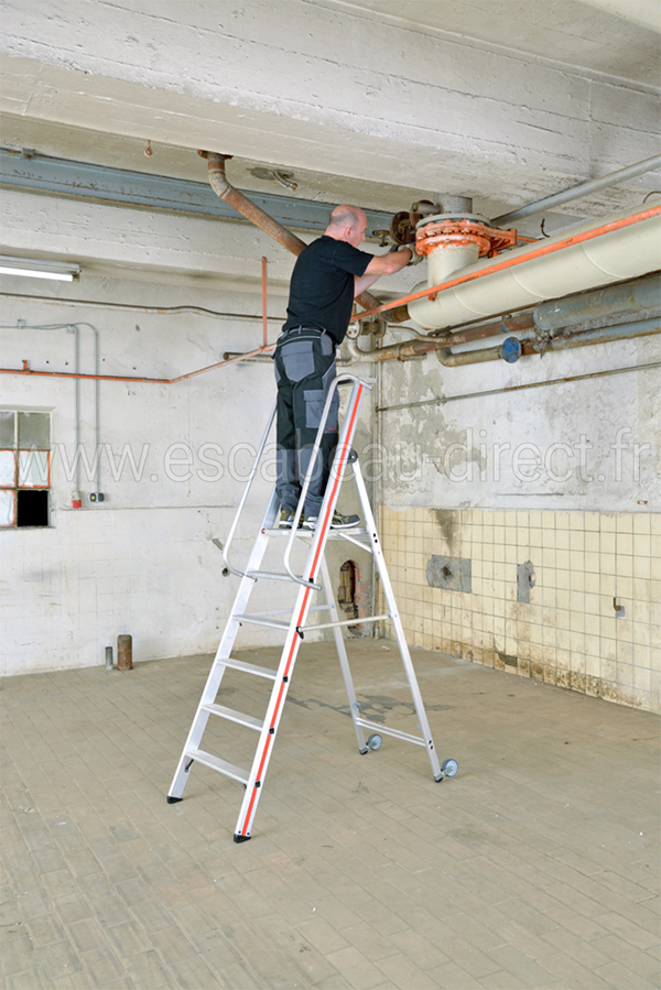 Achat d'escabeau industriel grande plate-forme - 8081