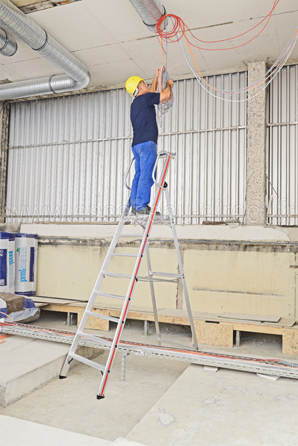 Achat d'escabeau industriel à grande plate-forme