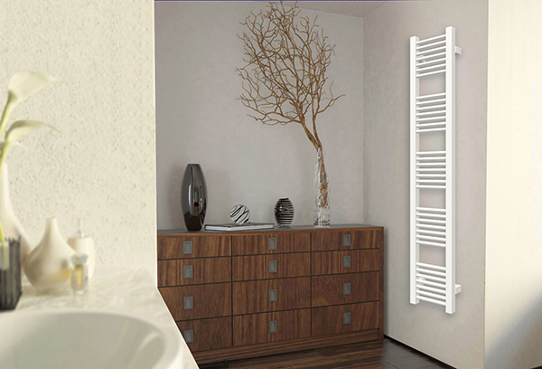 Schmaler Warmwasser Handtuchheizkörper - Weiß - Kollektion Mike