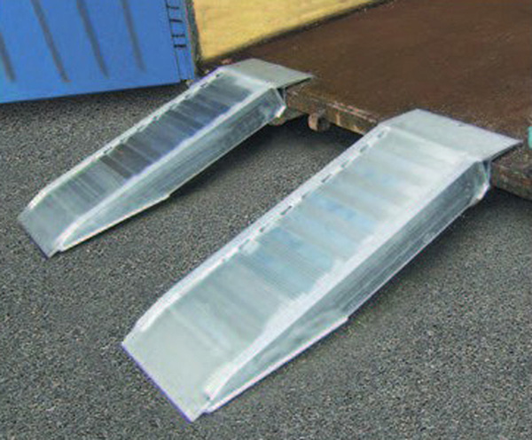 Containerrampe für Fahrzeuge Luftbereifung od. Gummiketten