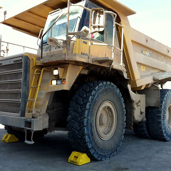 Keile zum Stabilisieren von schweren Fahrzeugen