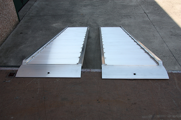 Laderampe - Innenbreite 440mm, mit oder ohne Rand