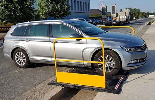 Fahr- und Laufbrücke mit oder ohne Geländer. Max. Traglast 1000kg