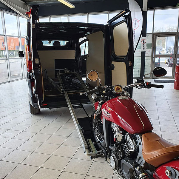 Elektrische Laderampe für Motorrad.