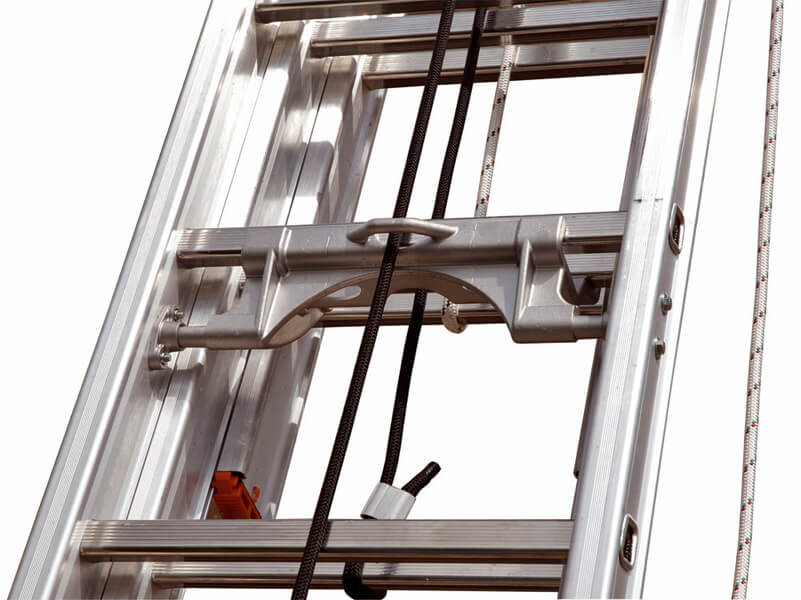 Aluminium Schiebeleiter 3-teilig mit Seilzug auf leiter-experten.de