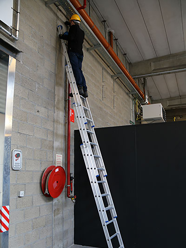 Schiebeleiter 4-teilig aus Aluminium