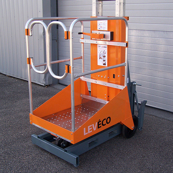 Piattaforma elevatrice manuale in vendita sul nostro sito