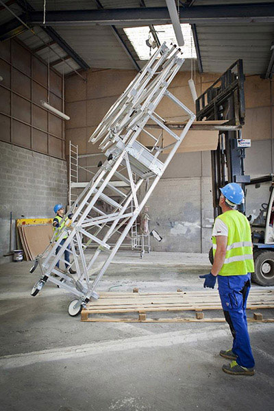 Plateforme roulante pour travail sur un container - Plateforme Direct