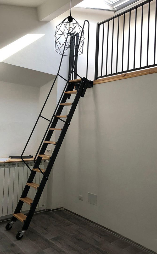 Scala per soppalco retrattile in acciaio nero