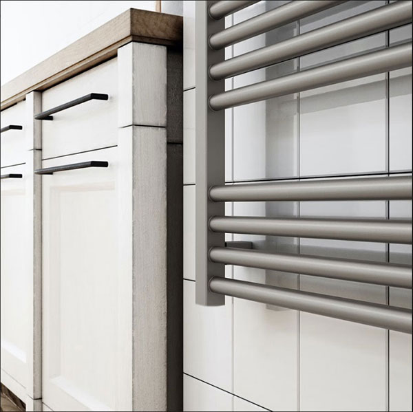 Scaldasalviette elettrico colore grigio talpa