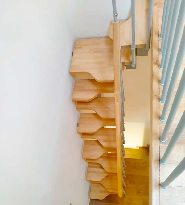 Scala salvaspazio con 1 giro