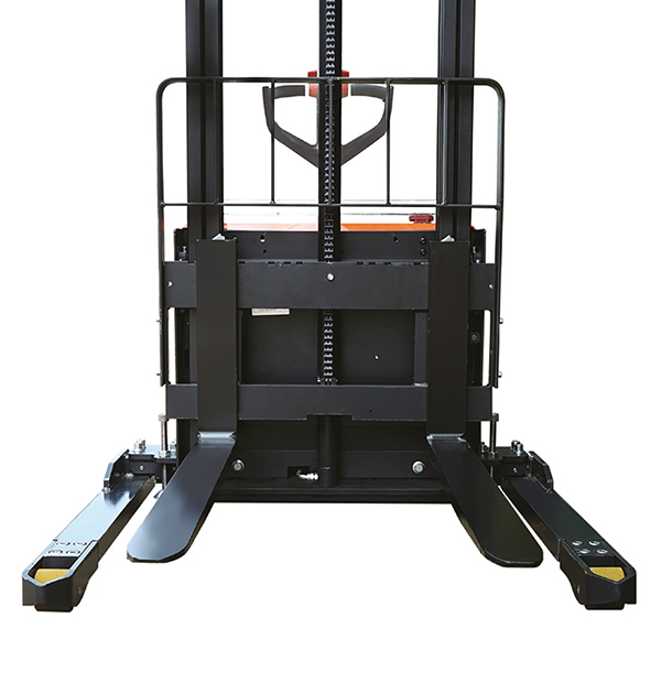 Gerbeur électrique batterie lithium et longerons encadrants